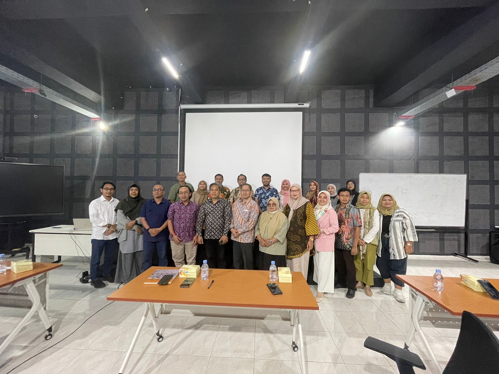 Studi Banding Program Studi Desain Interior ke ISI Yogyakarta dan ...